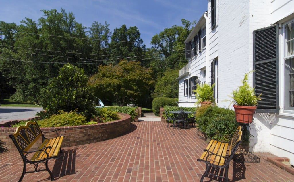 Neel Reid Historic Country Estate on Farm Land Near Atlanta